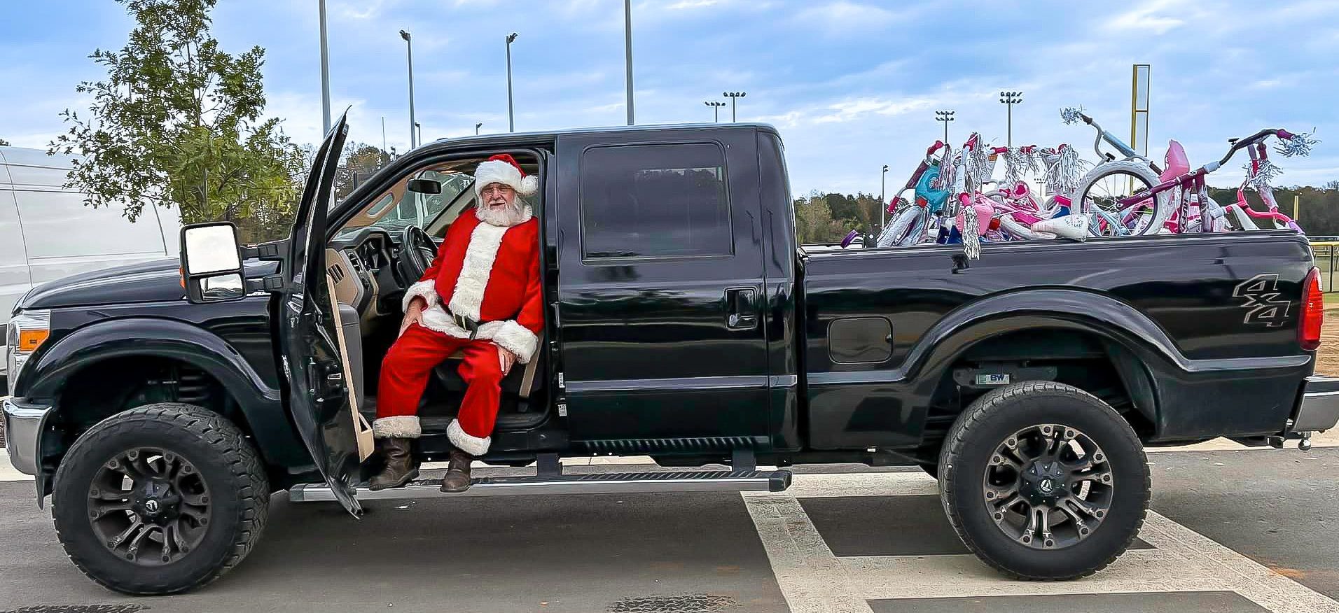 USA Softball of Alabama Brings Holiday Cheer with Toys for Tots ...